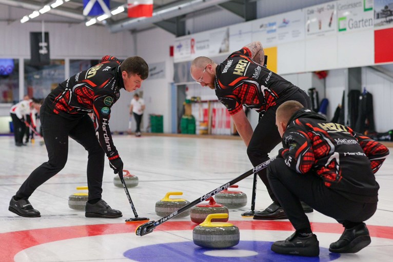WORLD CHAMPS MOUAT START SEASON AT EURO SUPER SERIES | British Curling